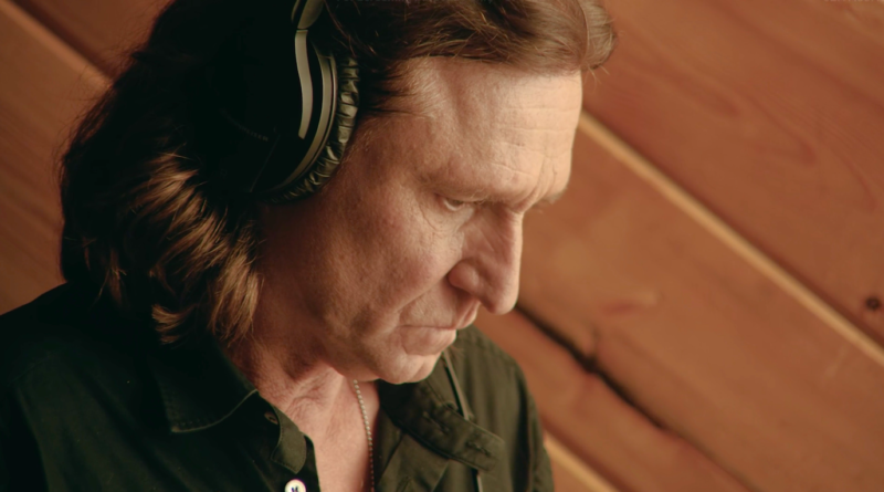 INTERVIEW: New documentary tracks John Waite's 'Hard Way' to the top ...